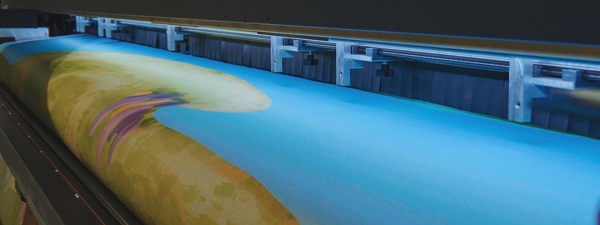 eventnews.be - ShowTex s’occupe d’un fond de scène imprimé pour Holiday ...